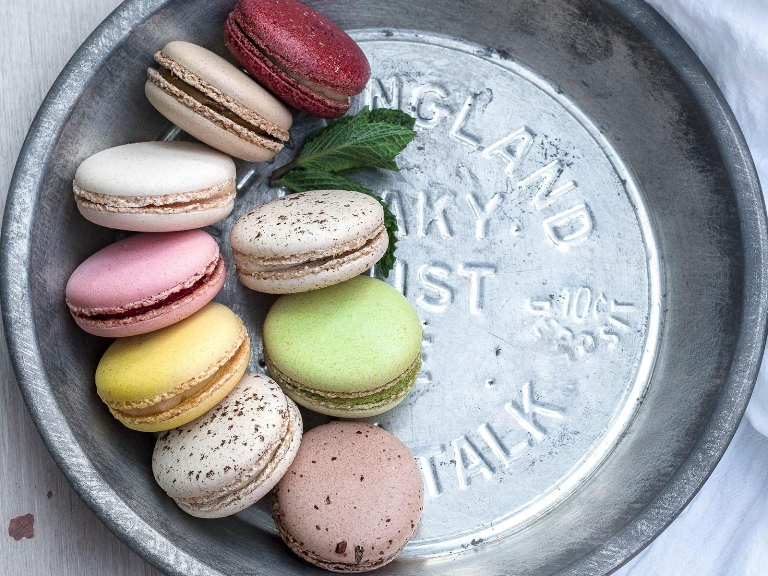 7 Sweet and Boozy Alcohol Infused Cupcakes (Must Try!)