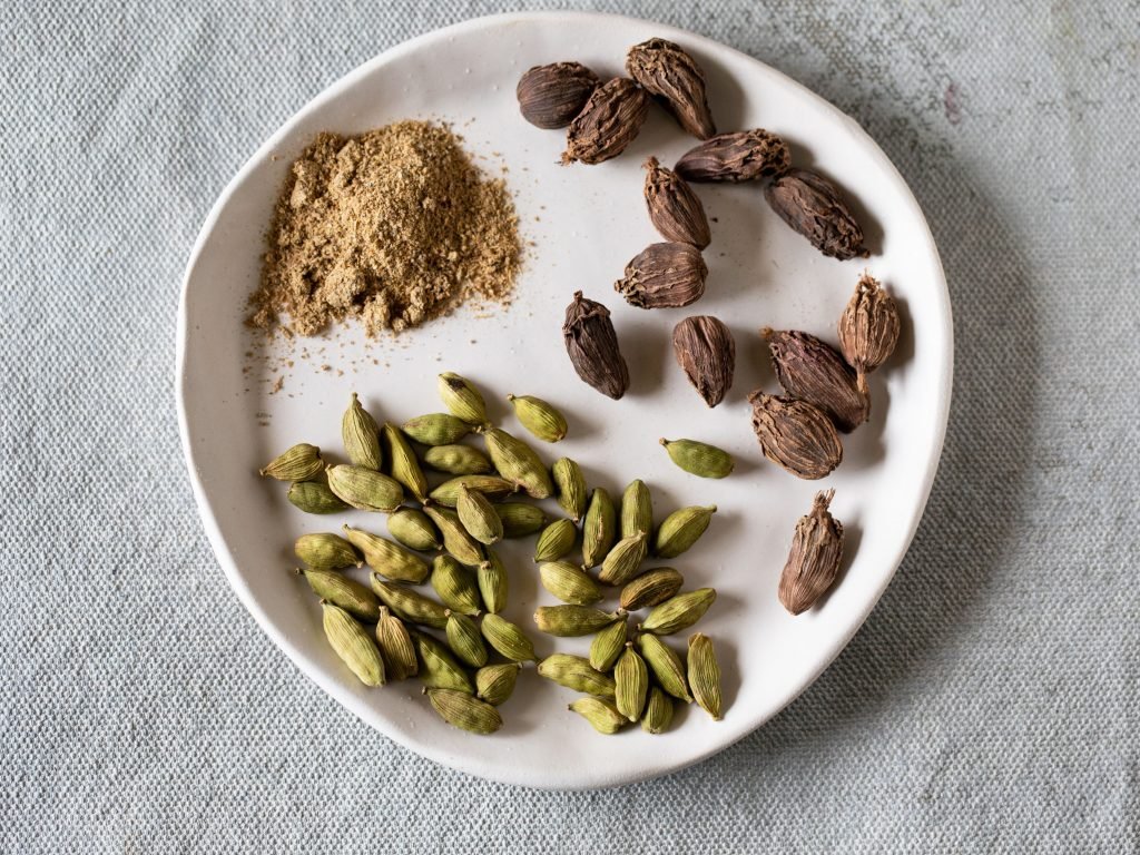 The 12 Best Cardamom Substitutes (Must Have!)